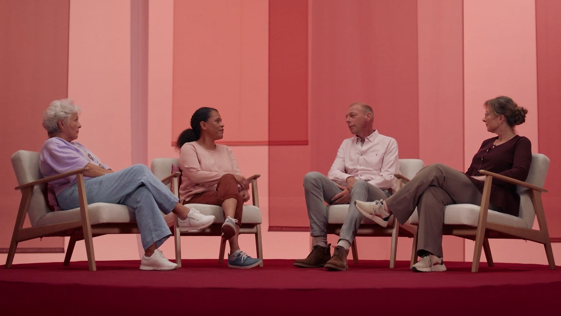 Nieuwe video’s: herkenning en steun in gesprekken tussen mensen met reuma