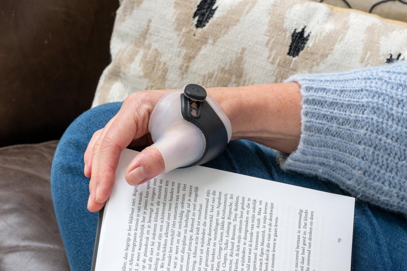 Ondersteun je handen met een spalk of brace